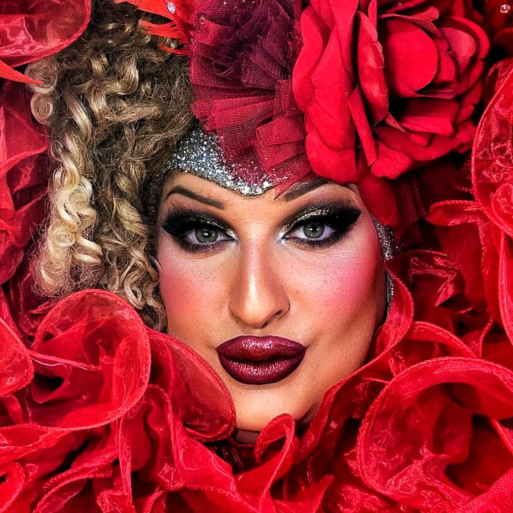 🦄 @lolavegas.drag - Lola Vegas - TikTok