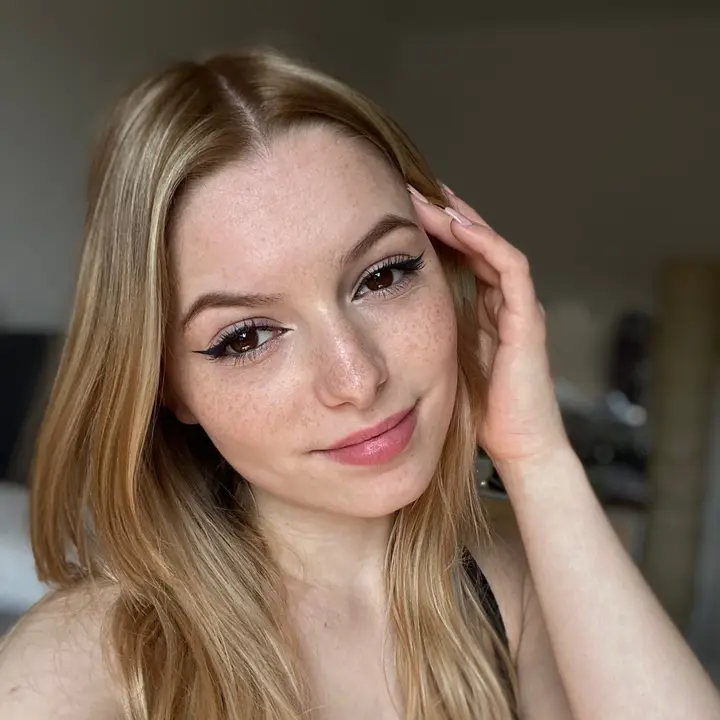 Jessy- @jessykhn TikTok 分析|プロフィール、動画、ハッシュタグ | Exolyt