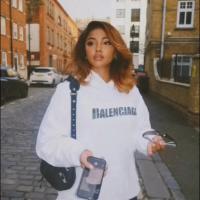 et sur le tournage de "Baby Boo"... Elles souffrent avec leurs talons 😭 ...