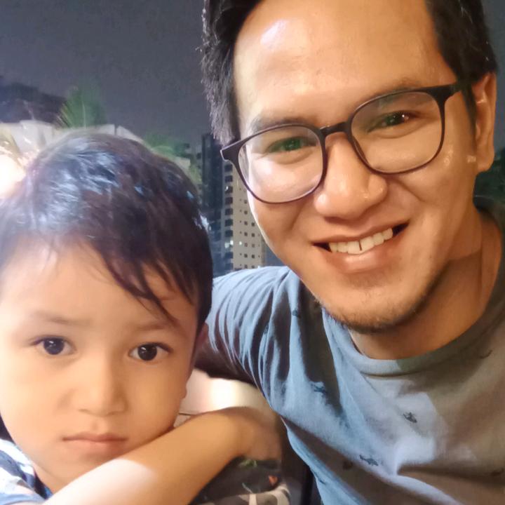 selamat hari jadi yang yg ke-2 tahun Cik chaa..daddy mama syg adik ...